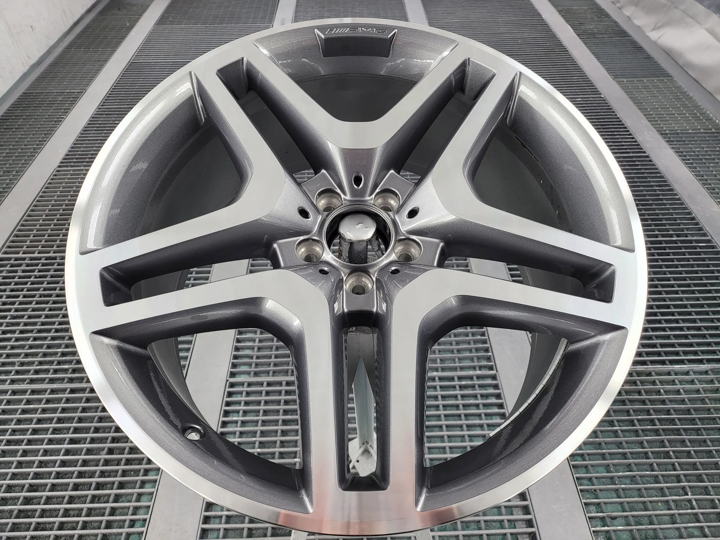 Felgen CNC-Glanzdrehen - Jet Repair - KFZ Lack & Karosserie ...