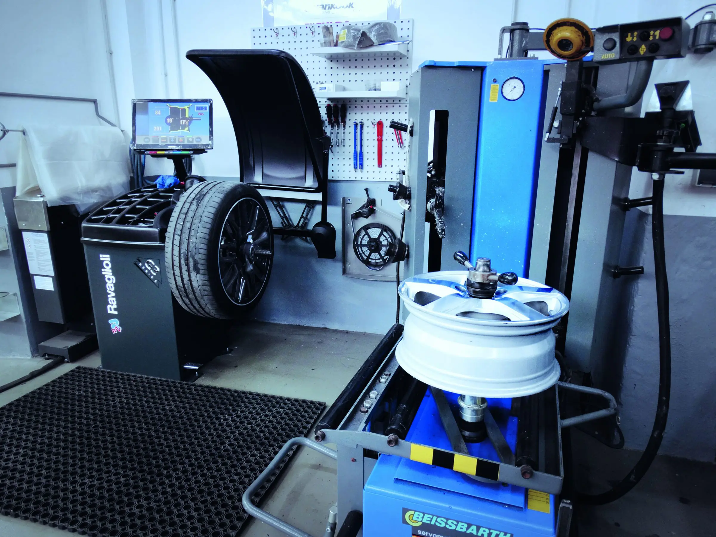 Reifenservice - Jet Repair - KFZ Lack & Karosserie Meisterbetrieb ...